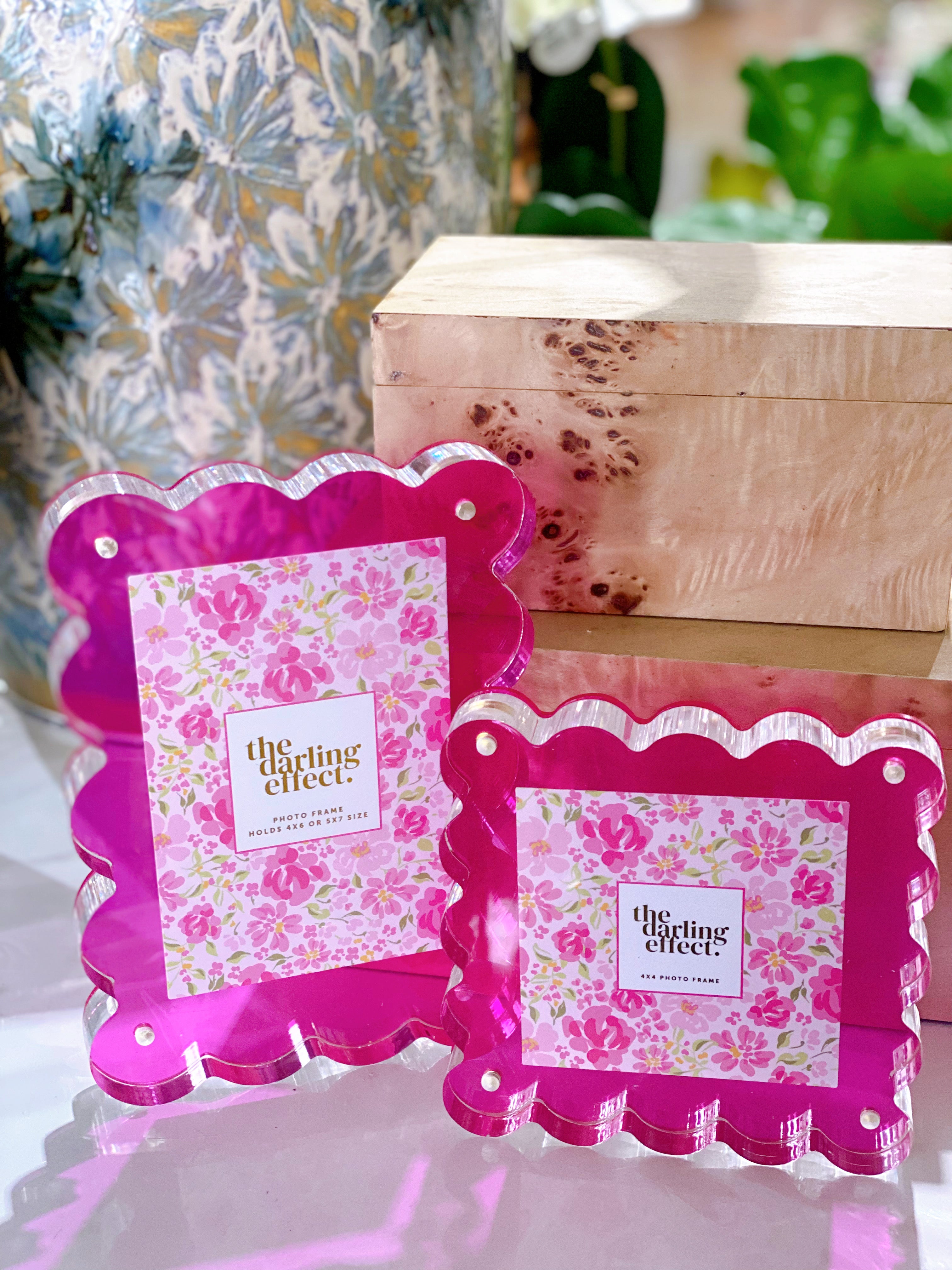 Scalloped Acrylic Frame - Hot Pink – Caroline & Company